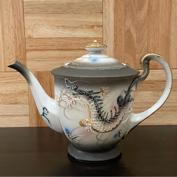 Dining | Vintage Handpainted Wales Moriage Dragon Ware Japan 7 Tall ...